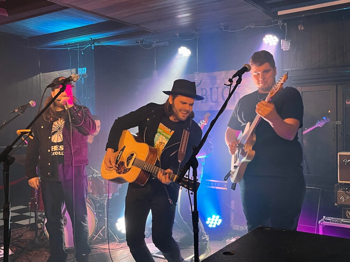 SoirÃ©e festive au lancement de Guillaume Lafond, avec Mario Pelchat et ...